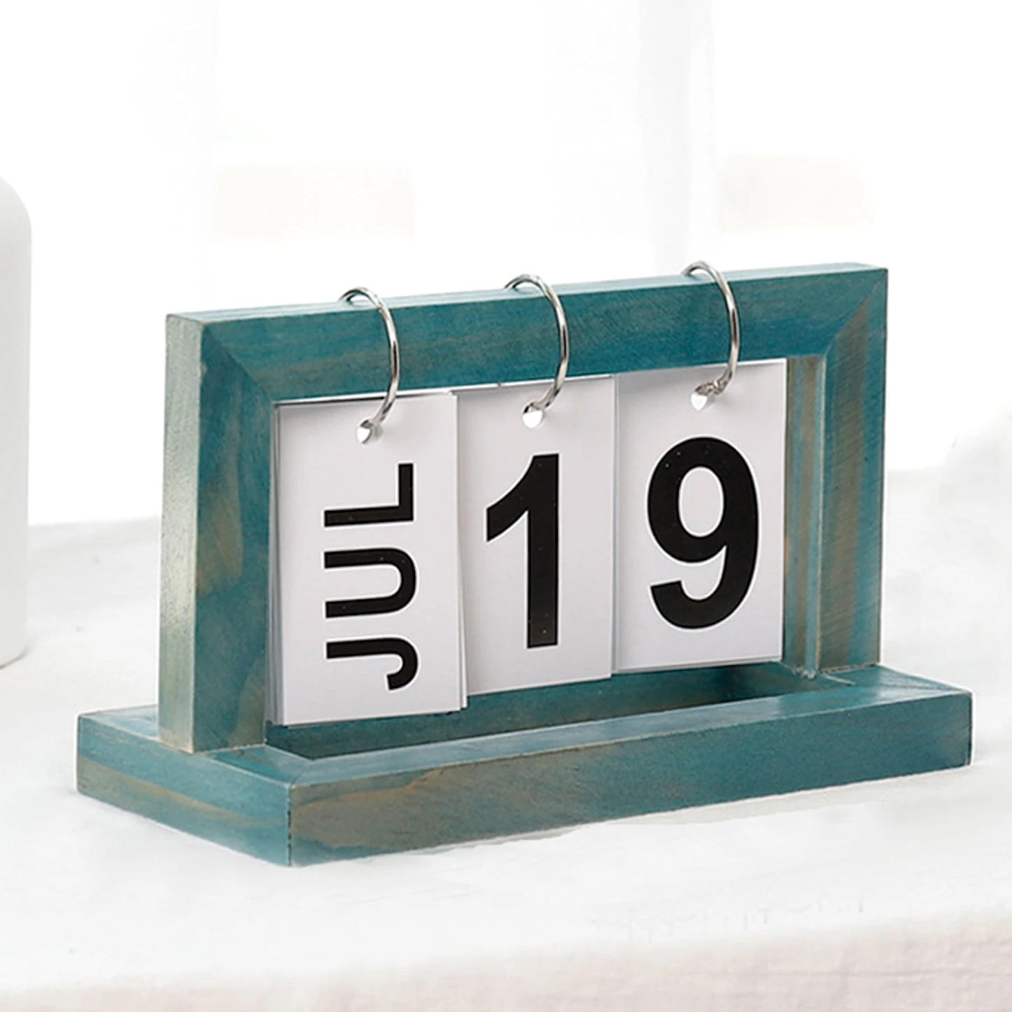 Flip Date Display - $6.28 on AliExpress, via Thieve • thieve.co