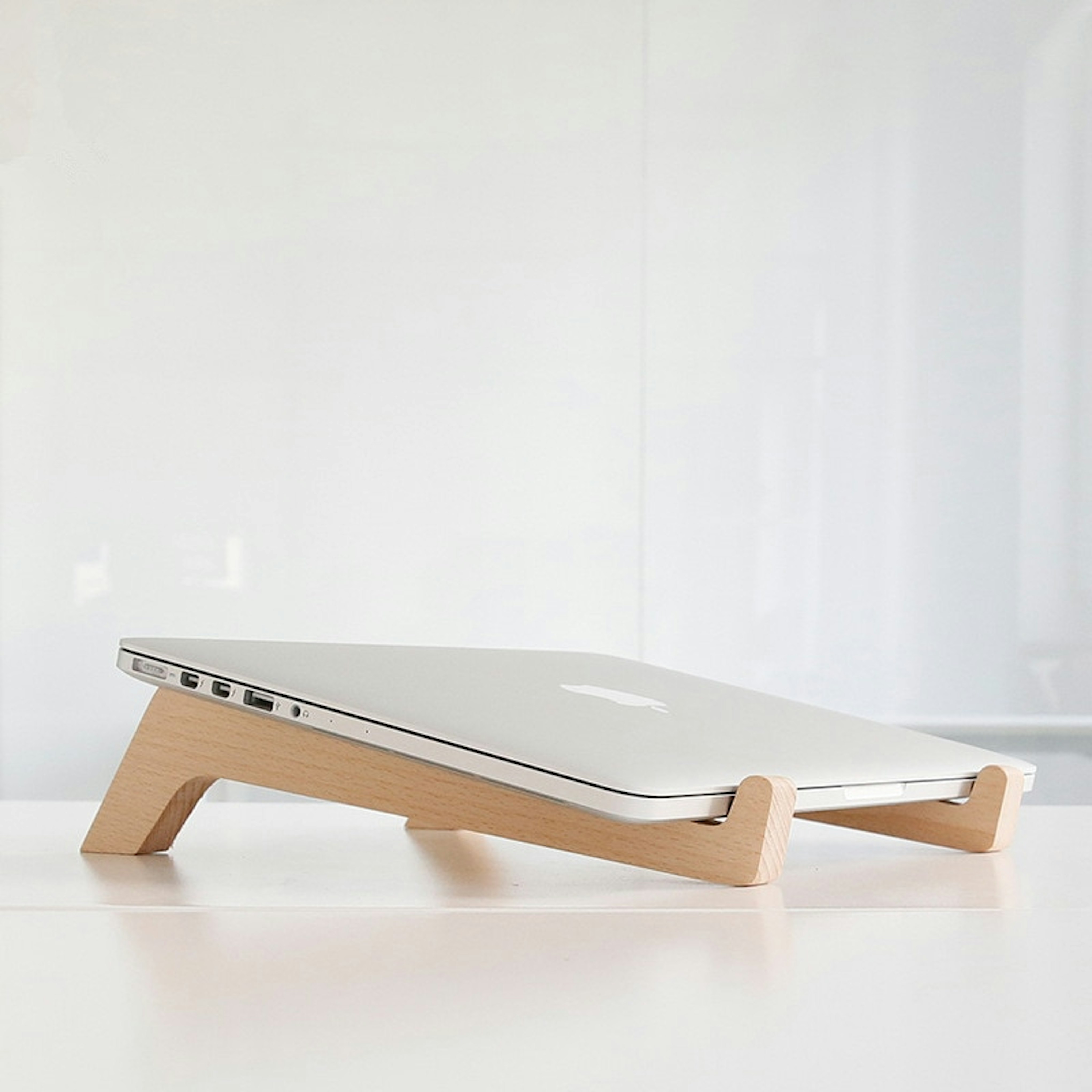 Minimal Beech Wood Laptop Riser - $176.33 on AliExpress, via Thieve ...